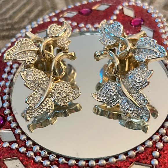 Sarah Coventry | Jewelry | Vintage Sarah Coventry Cluster Style Stem ...